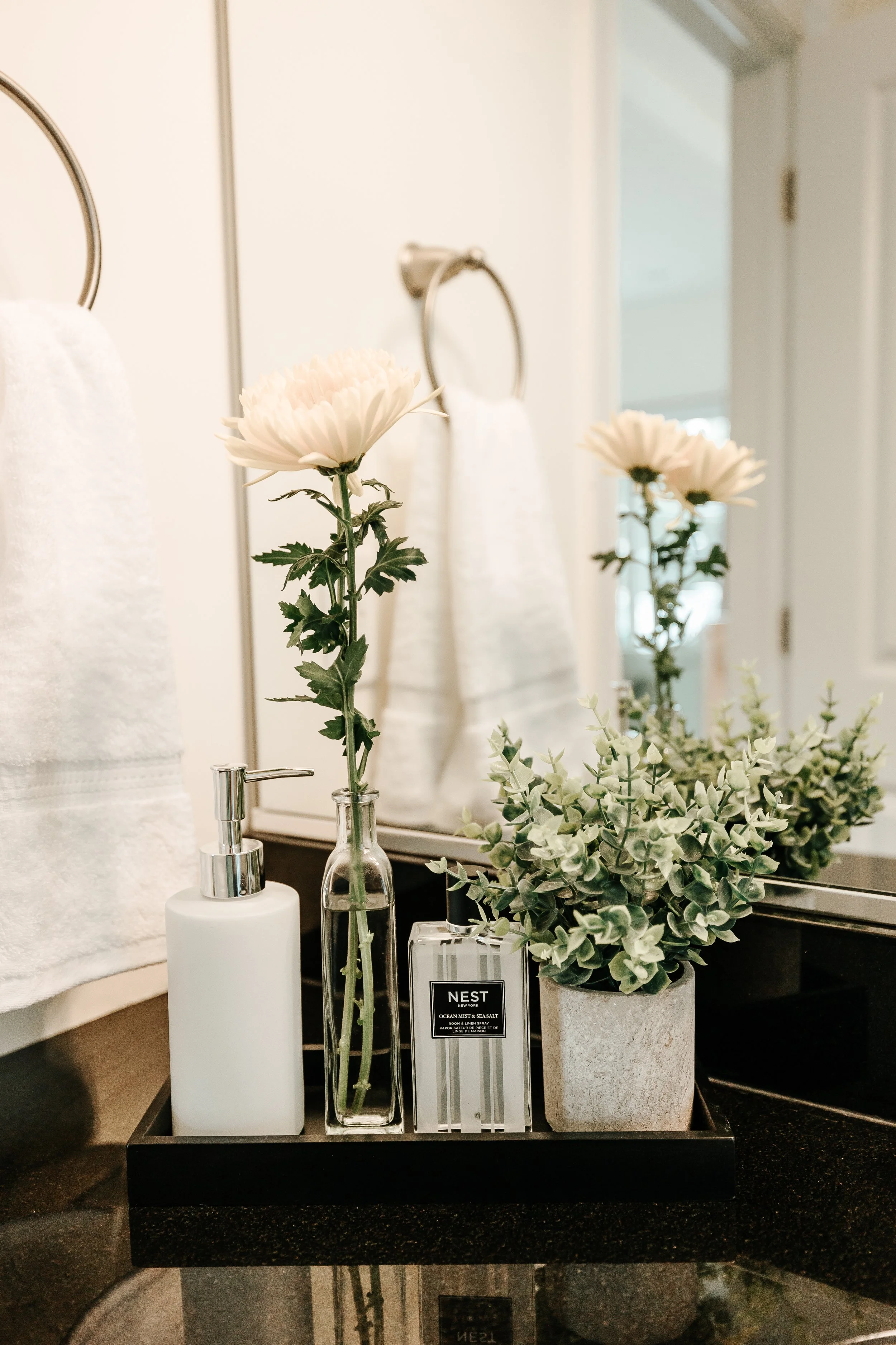 Welcoming Beach House Guest Rooms — AM Creative
