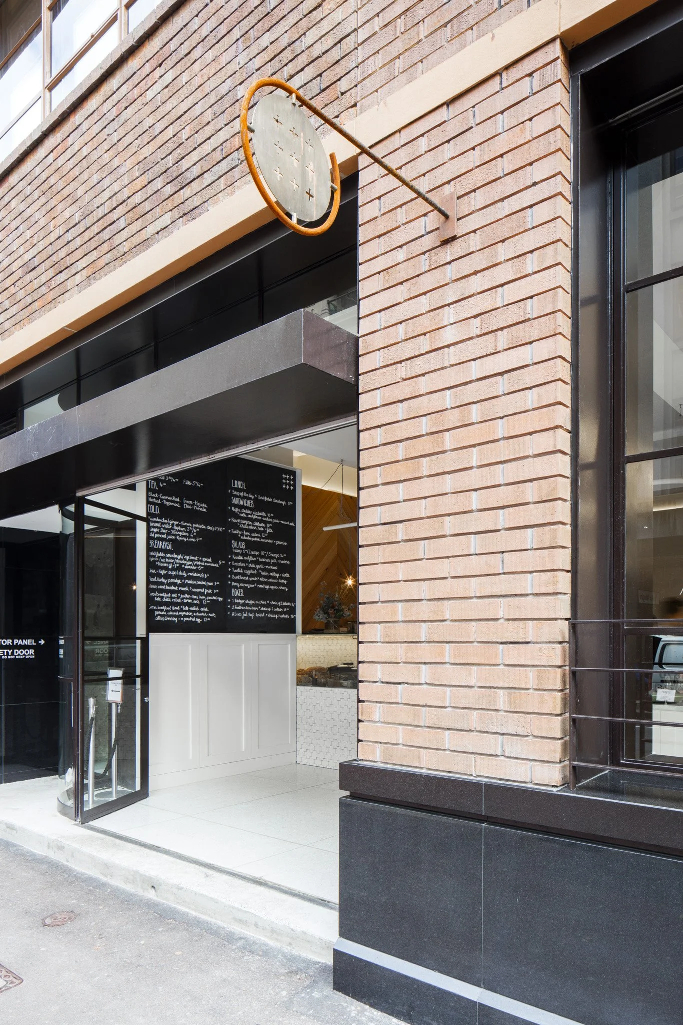 CROSS EATERY SYDNEY — Brewer Architects