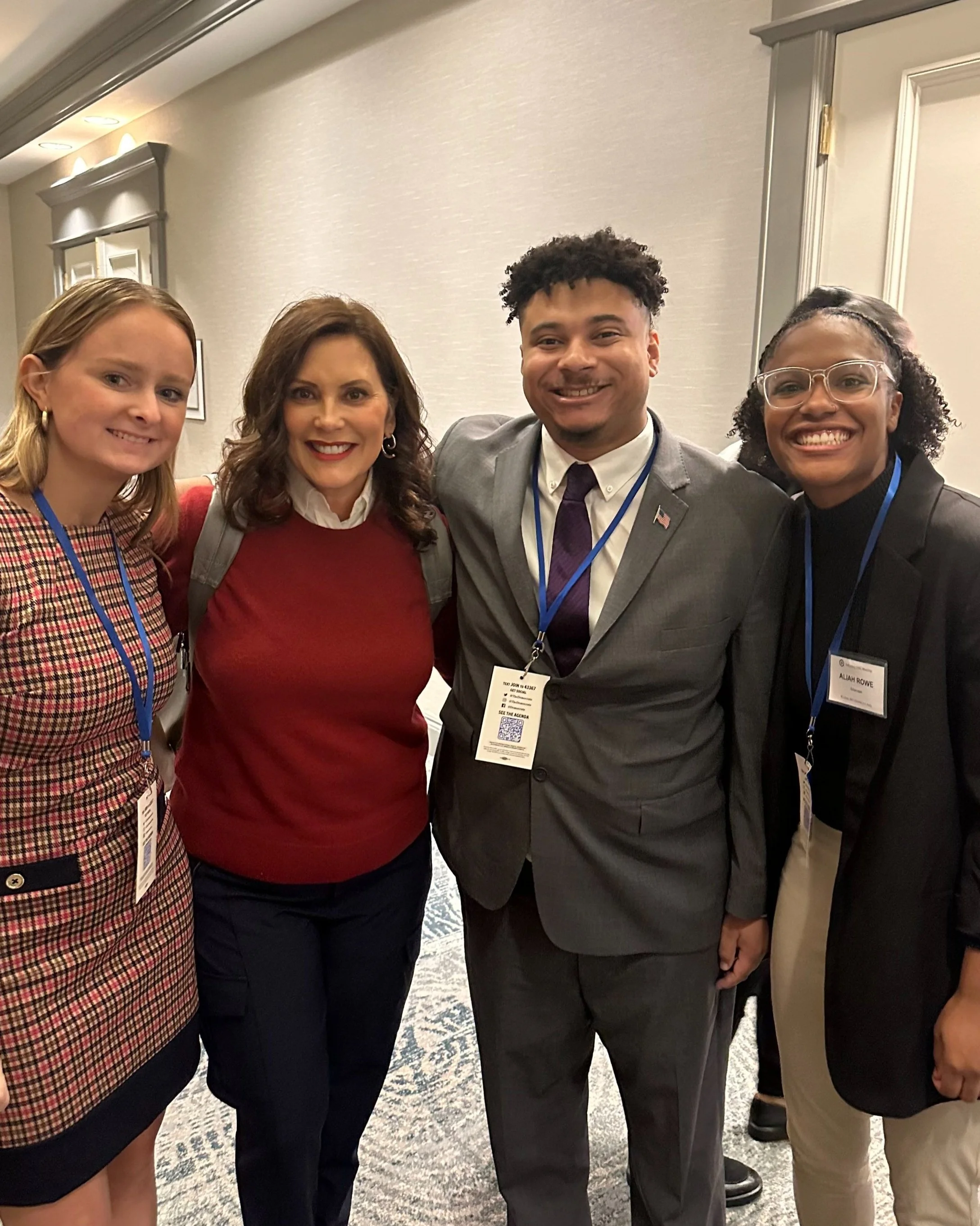 Stay In The Loop — COLLEGE DEMOCRATS OF AMERICA