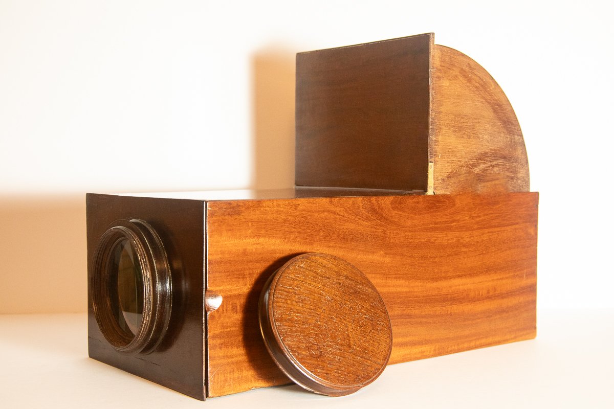 Stuart Fabe's Antique Camera Collection