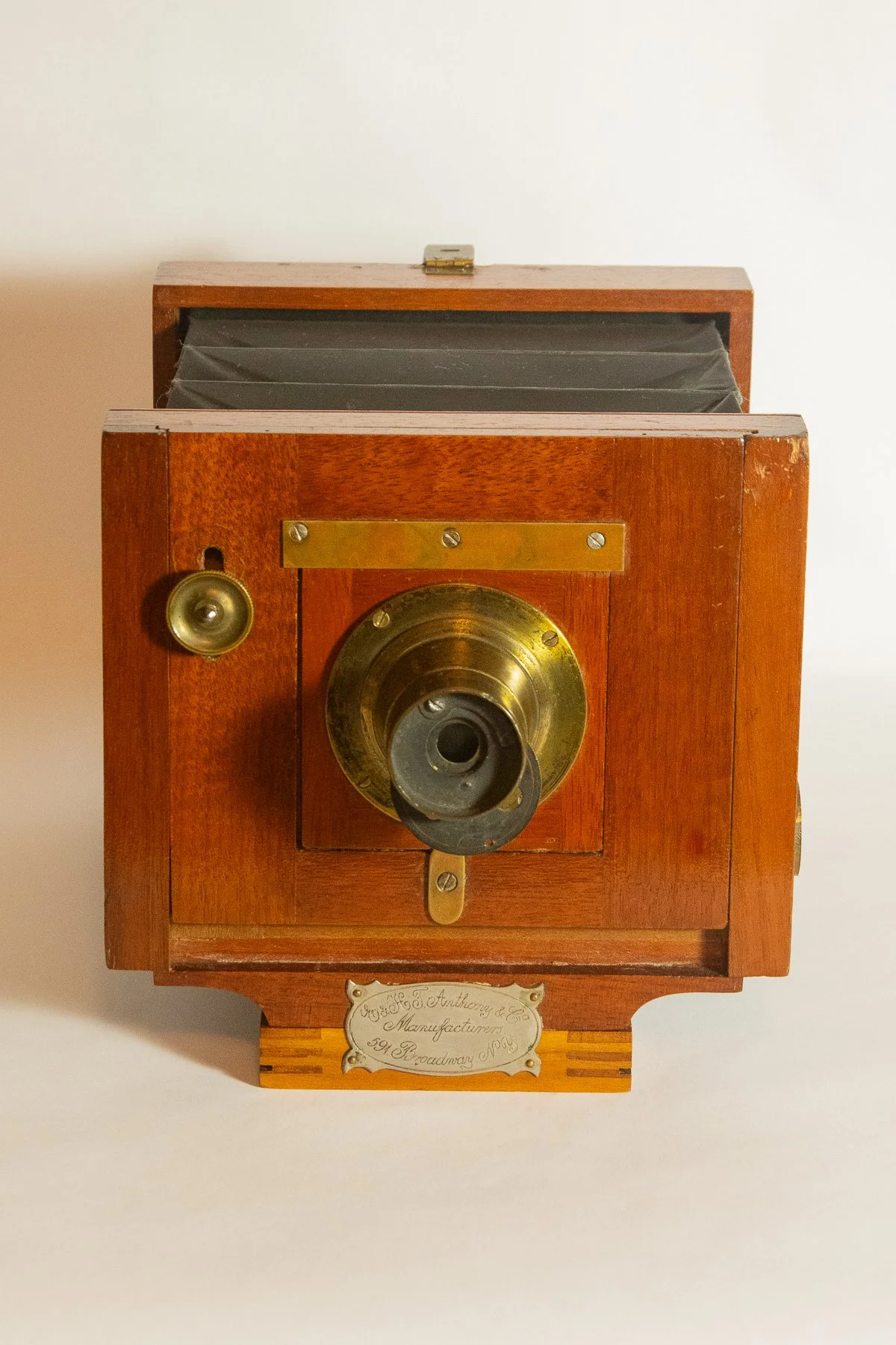 Stuart Fabe's Antique Camera Collection
