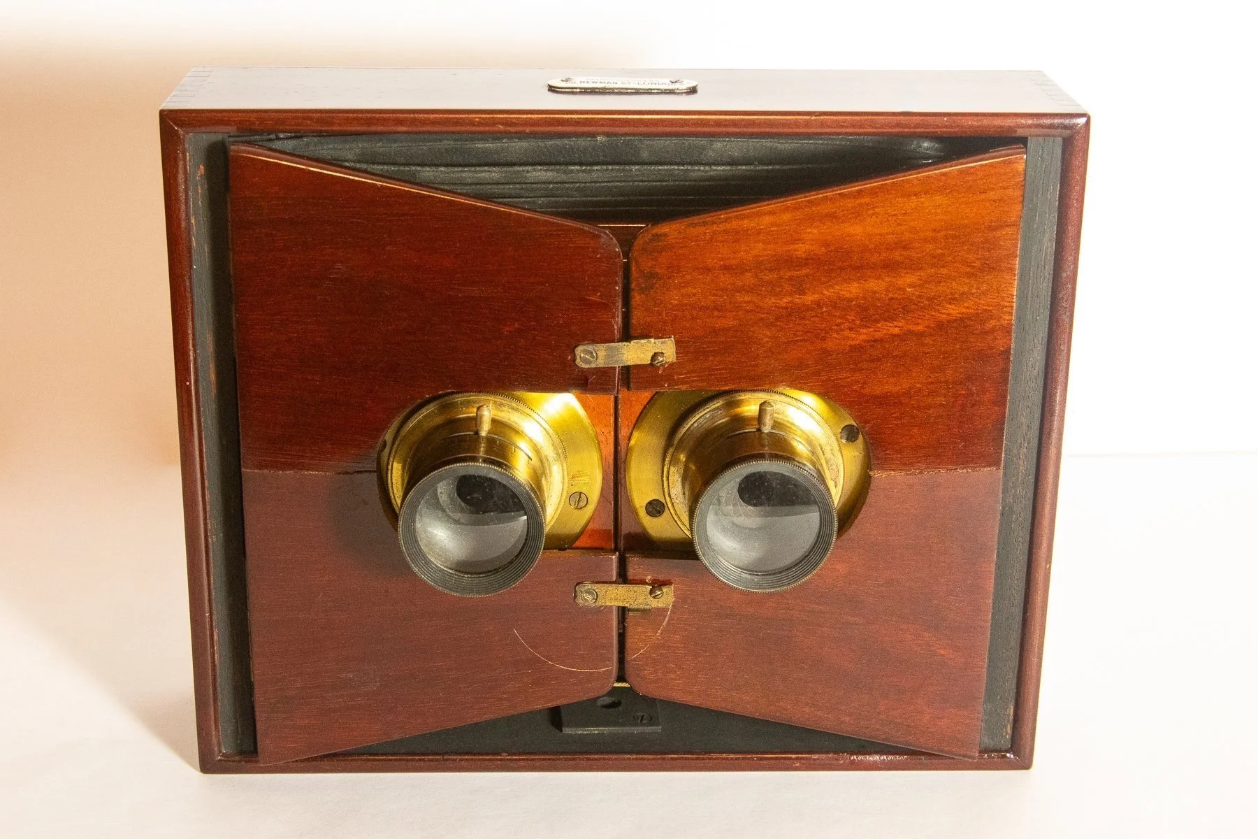 Stuart Fabe's Antique Camera Collection