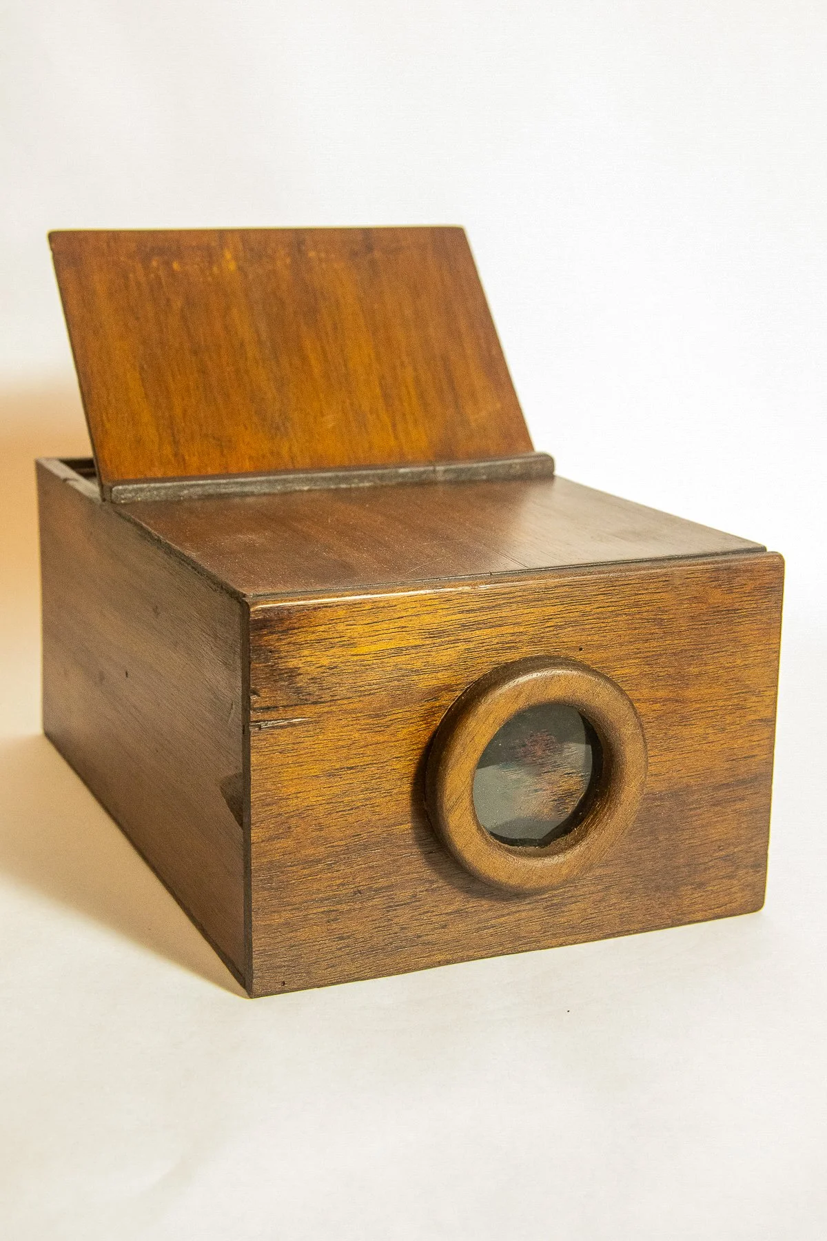 Stuart Fabe's Antique Camera Collection