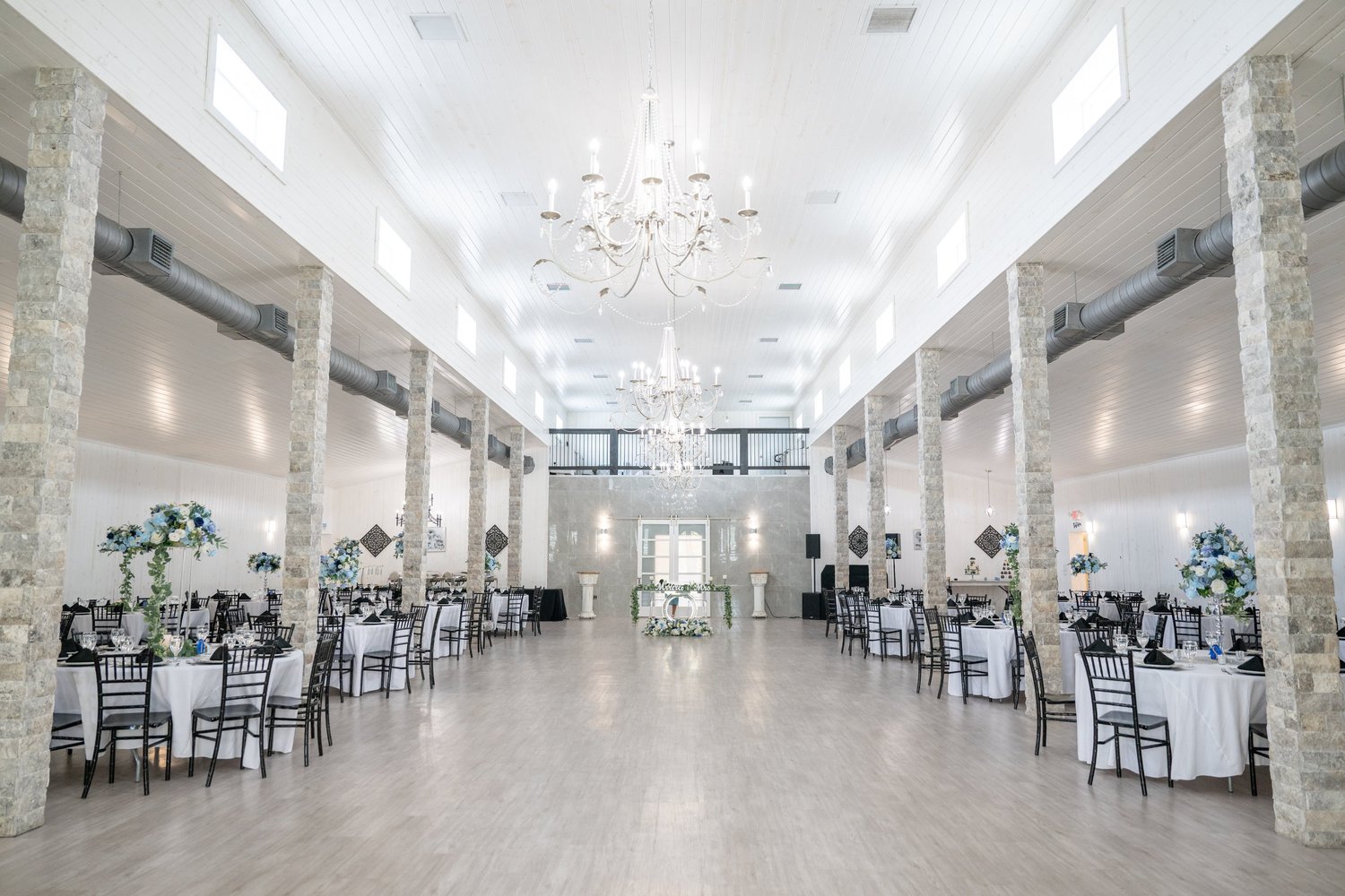 The White Rose & Naples Wedding Barn: Naples wedding Venue