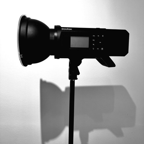 Tutorial: One light set up for hard light portraits — Sam Barton ...