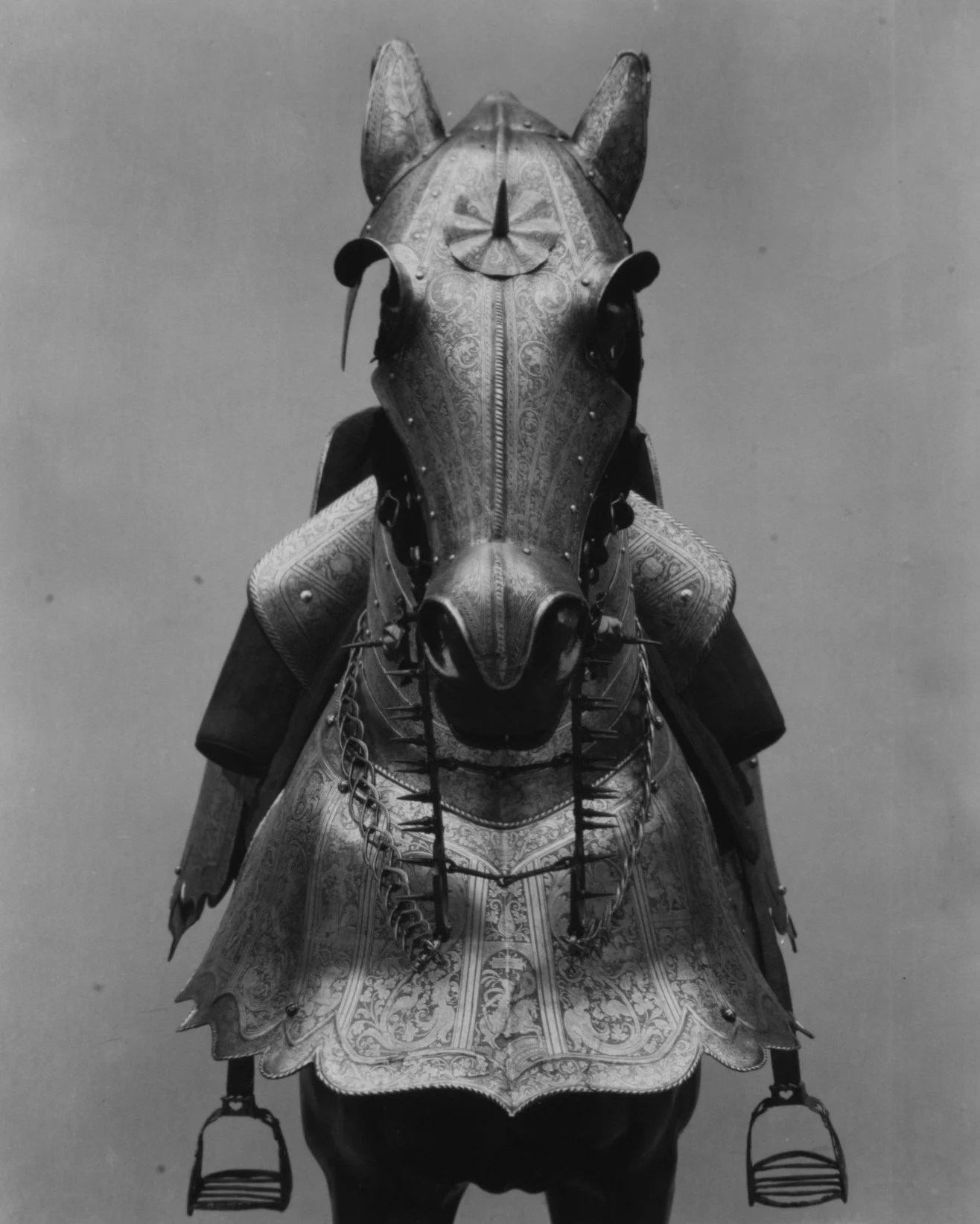 Art of Armor | Metal through Time — noisé