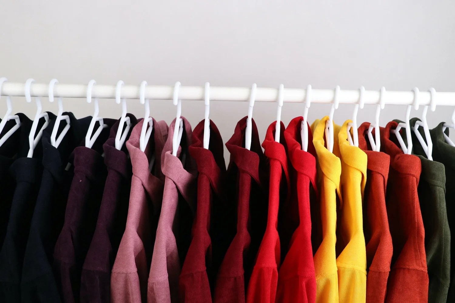 Choosing the Best Color to Wear for Headshots - Your Ultimate Headshot ...