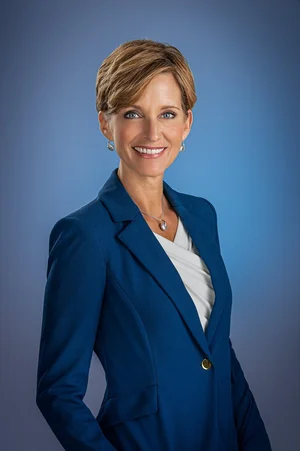 Skyrocket Your Career with Headshots: 12 Headshot Examples to Inspire ...