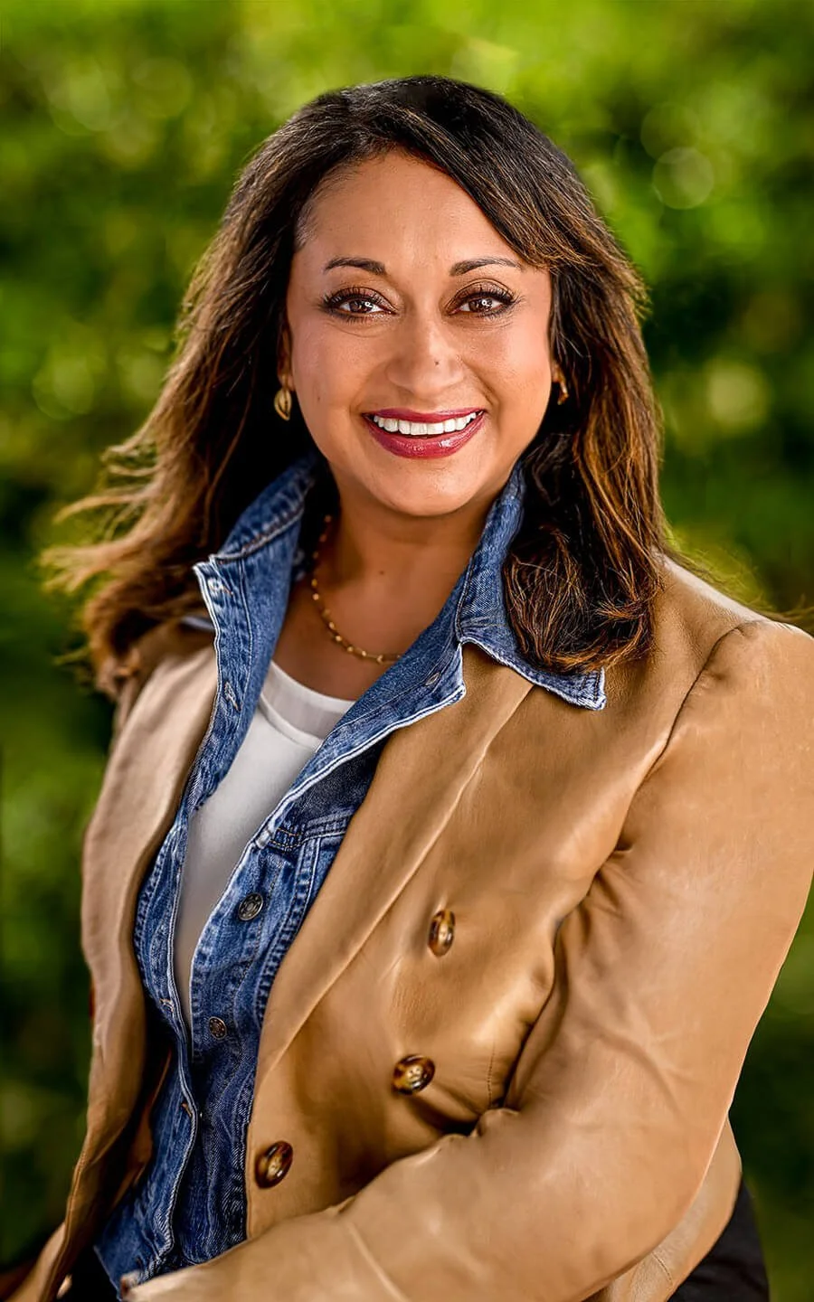 Skyrocket Your Career with Headshots: 12 Headshot Examples to Inspire ...