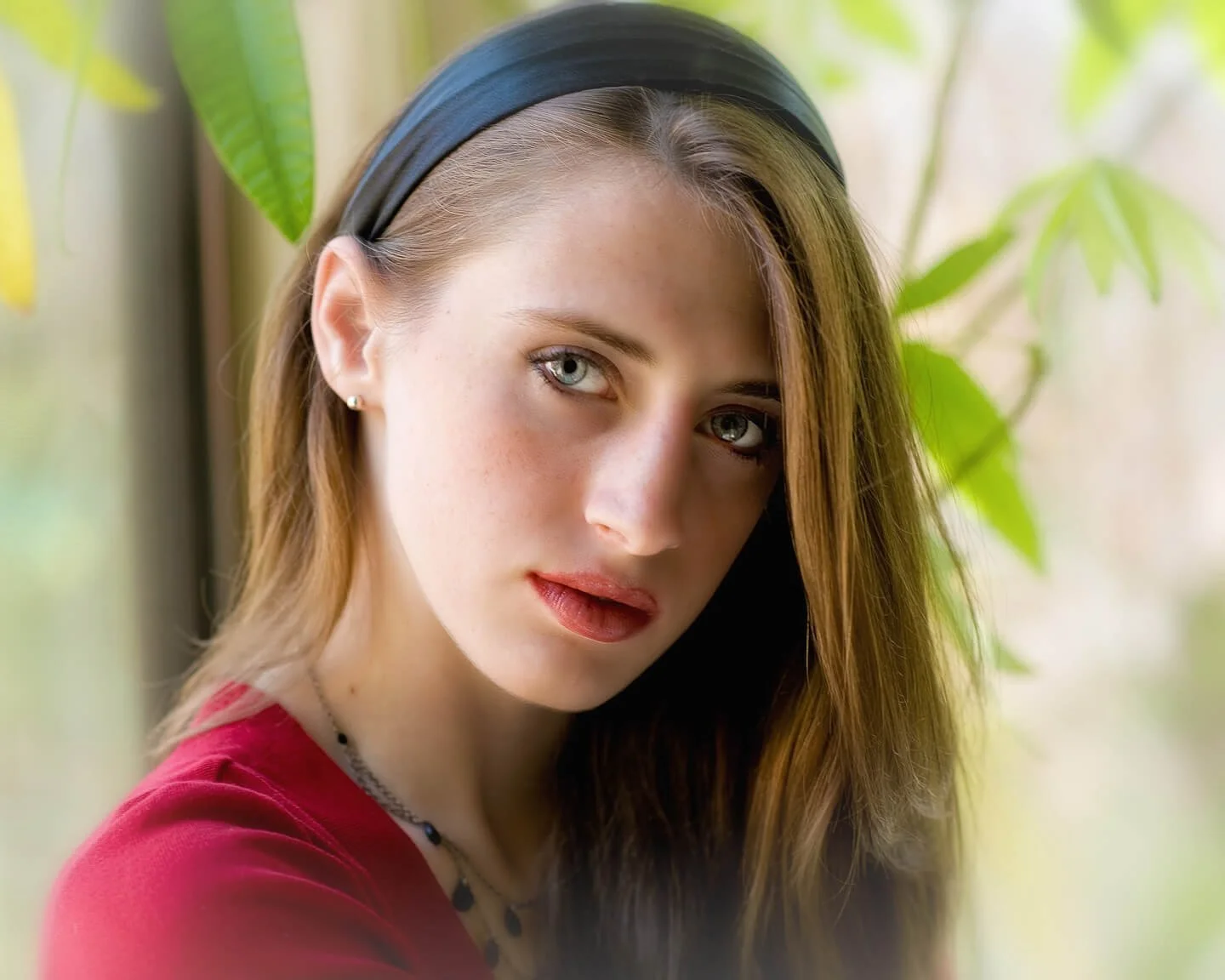 Headshot vs Portrait: What's the Real Difference Between Headshots and ...