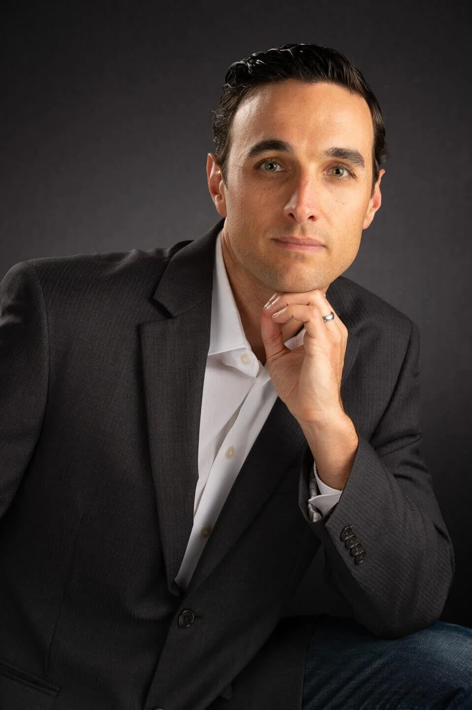 Headshot vs Portrait: What's the Real Difference Between Headshots and Portraits? — Professional ...