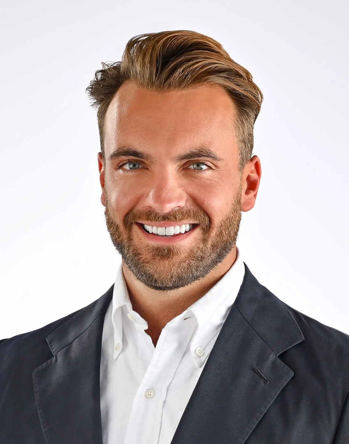 What is a Headshot? Unmasking the Selfie’s More Sophisticated Sibling ...