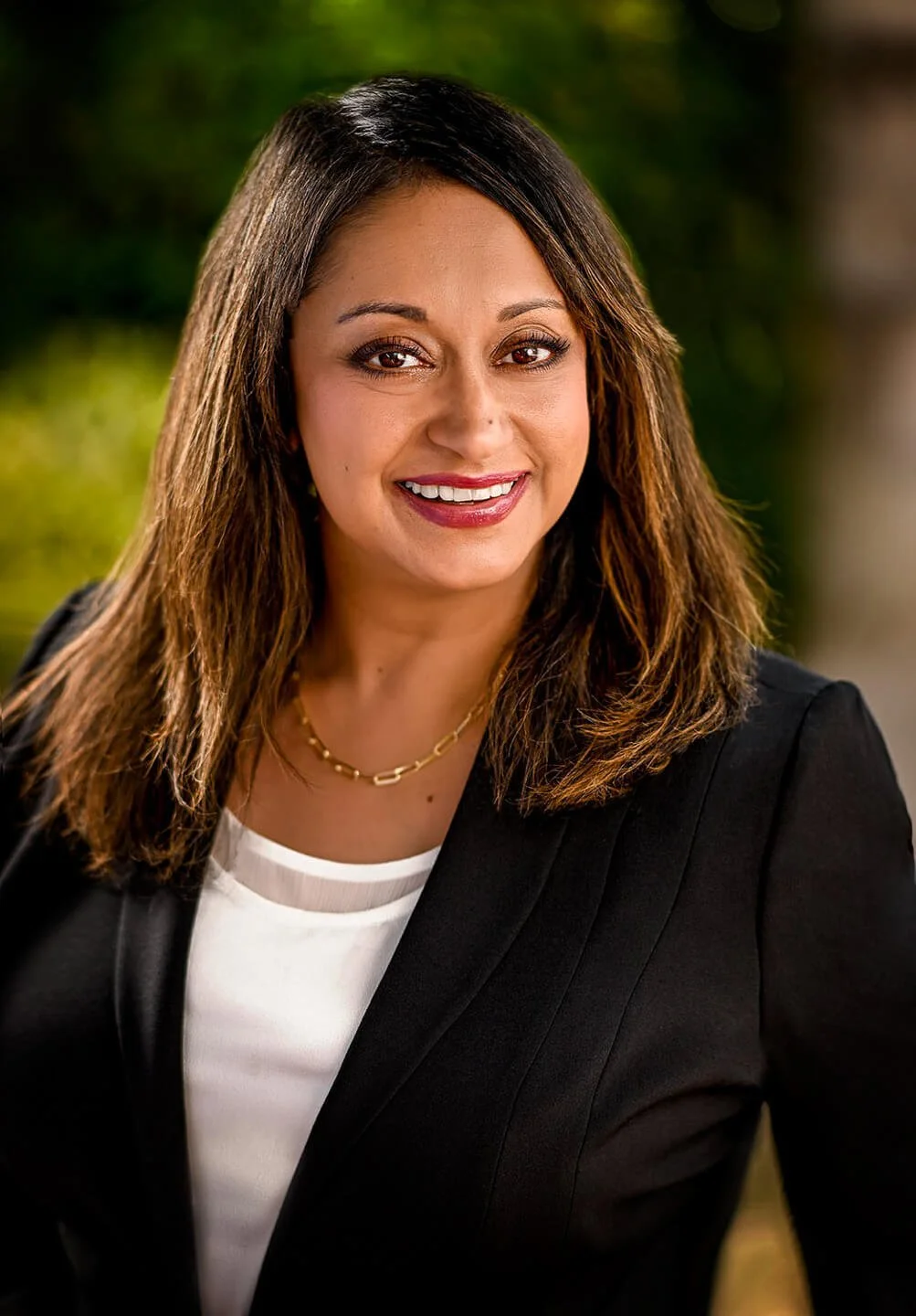 Female Professional Headshots -Elevate Your Executive Profile with a ...