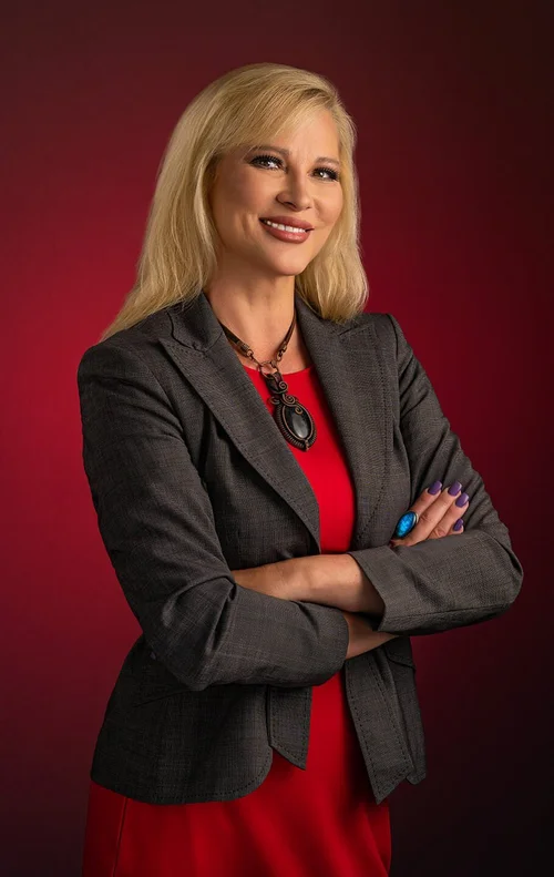 Female Professional Headshots -Elevate Your Executive Profile with a ...