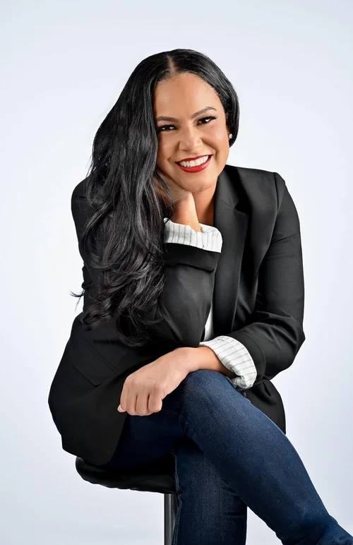 Business Casual Headshots: The Ultimate LA Headshot Guide to Business ...