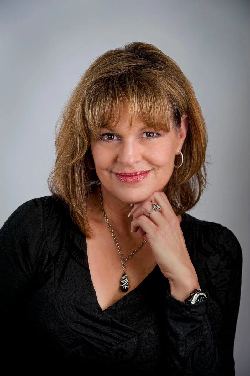 Woman Headshot - Trends In The Evolving World Of The Female Headshot ...