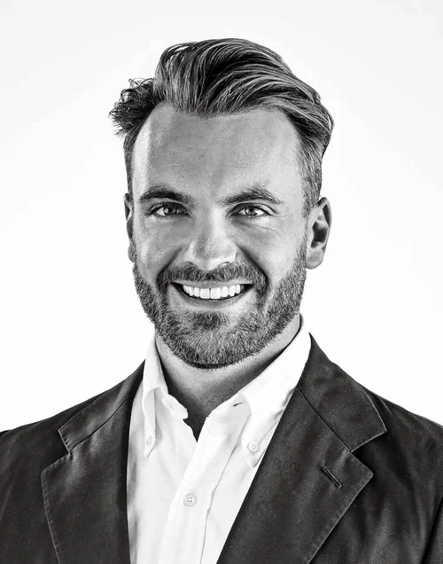 Beautiful Black and White Headshots: Tips for The Perfect Black & White ...