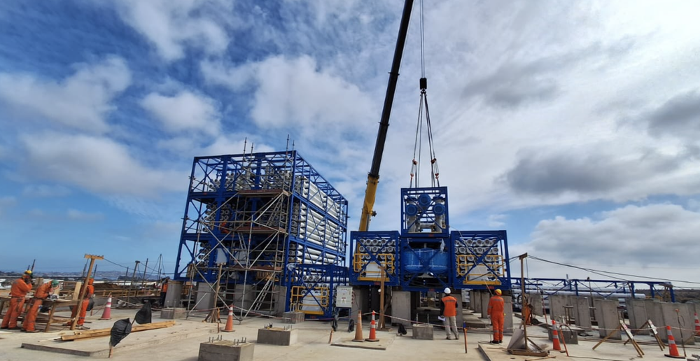 Aguas Pacífico instala el “corazón de su planta” y da un paso crucial en la fase de construcción ...