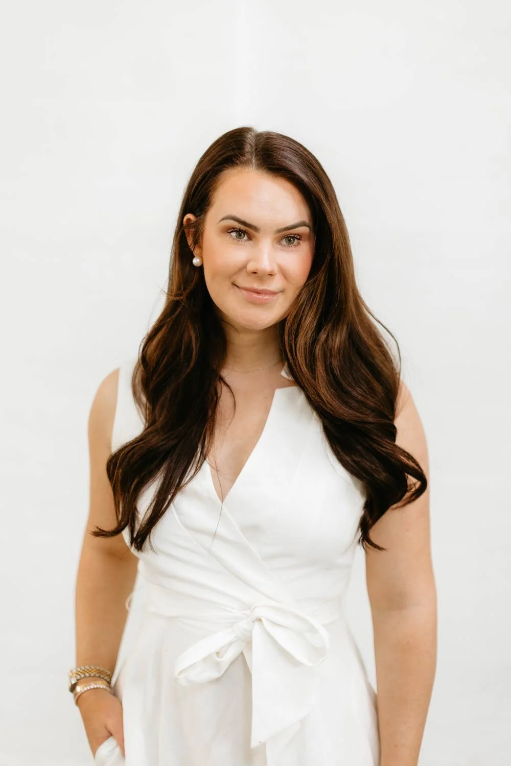About — Victoria Devine