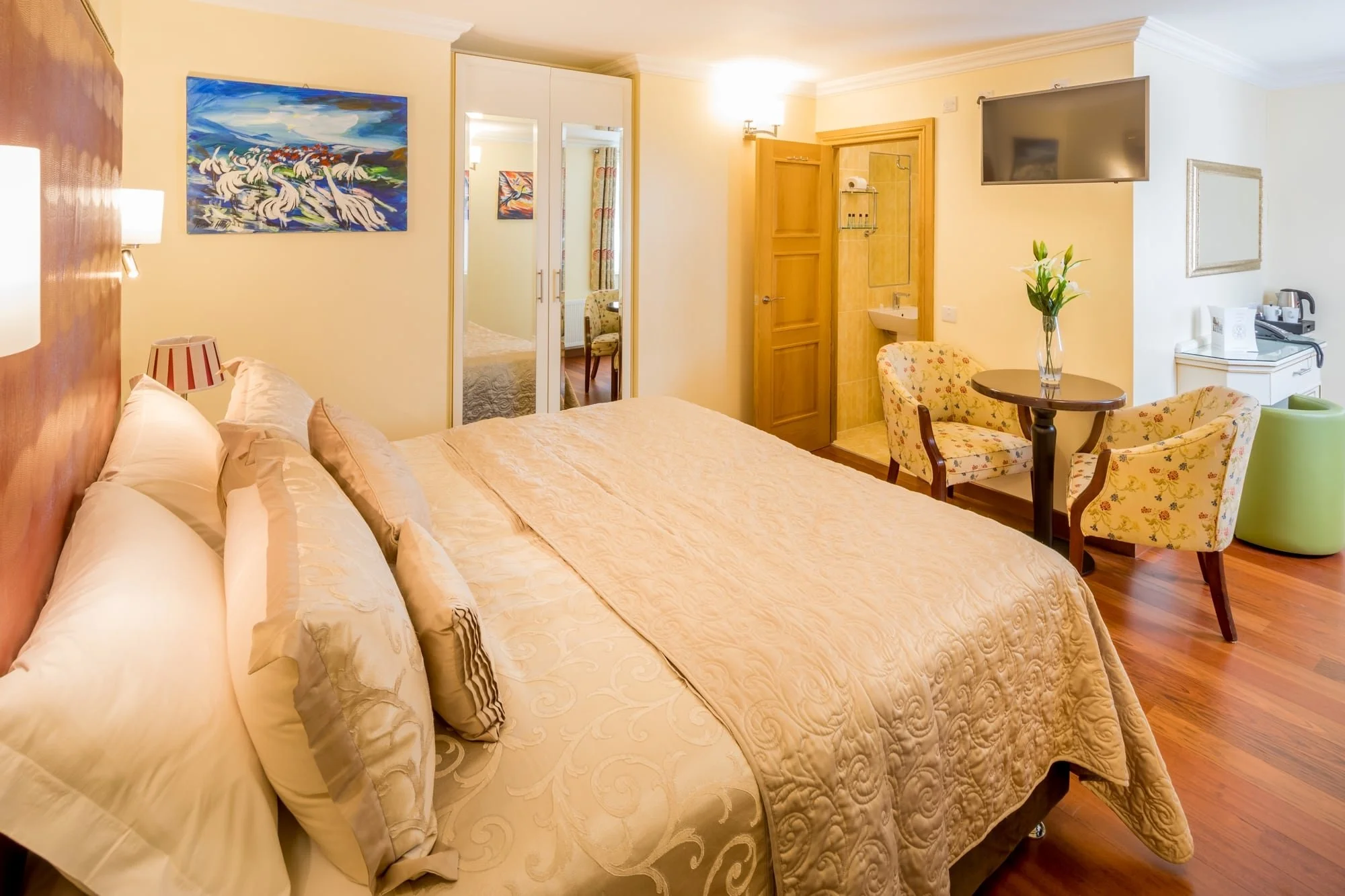 Stay — Linton Hotel