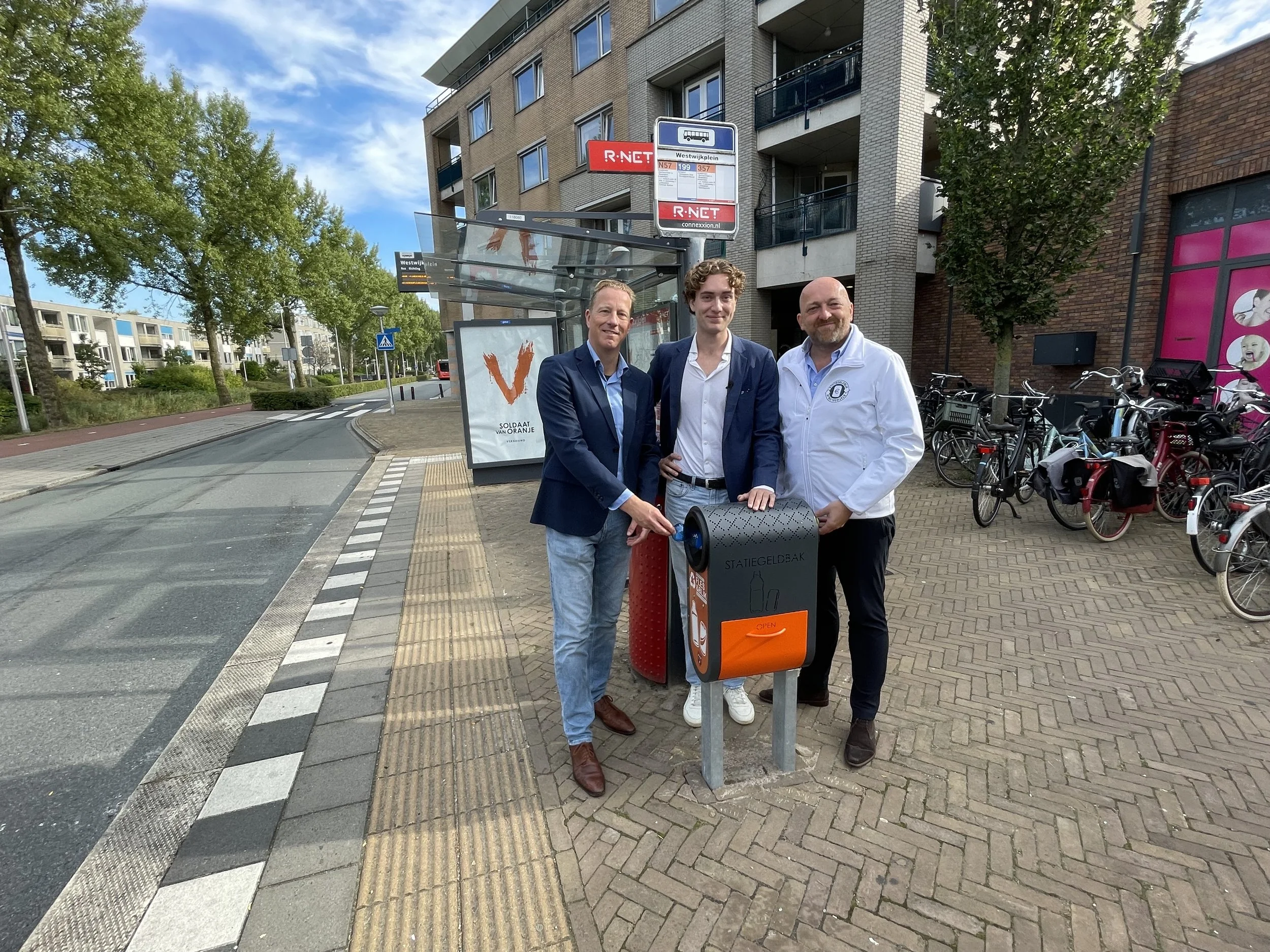 De Statiegeldbak - Doneer je plastic flesjes en blikjes aan je directe ...