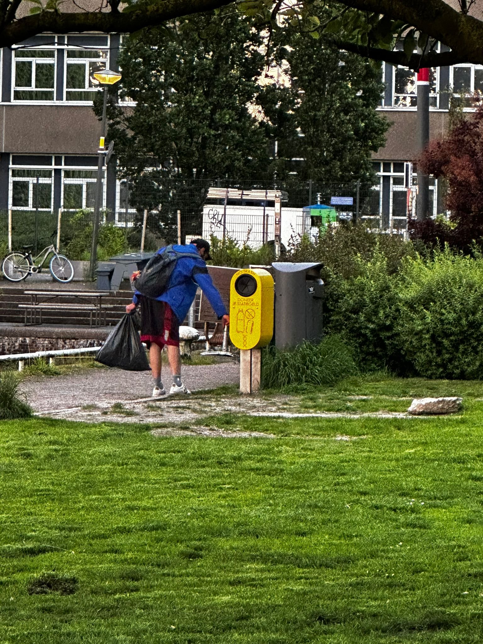 De Statiegeldbak - Doneer je plastic flesjes en blikjes aan je directe ...