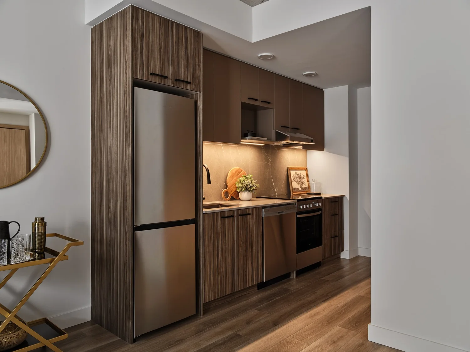 Live in Downtown Ottawa - 75 Slater Apartments