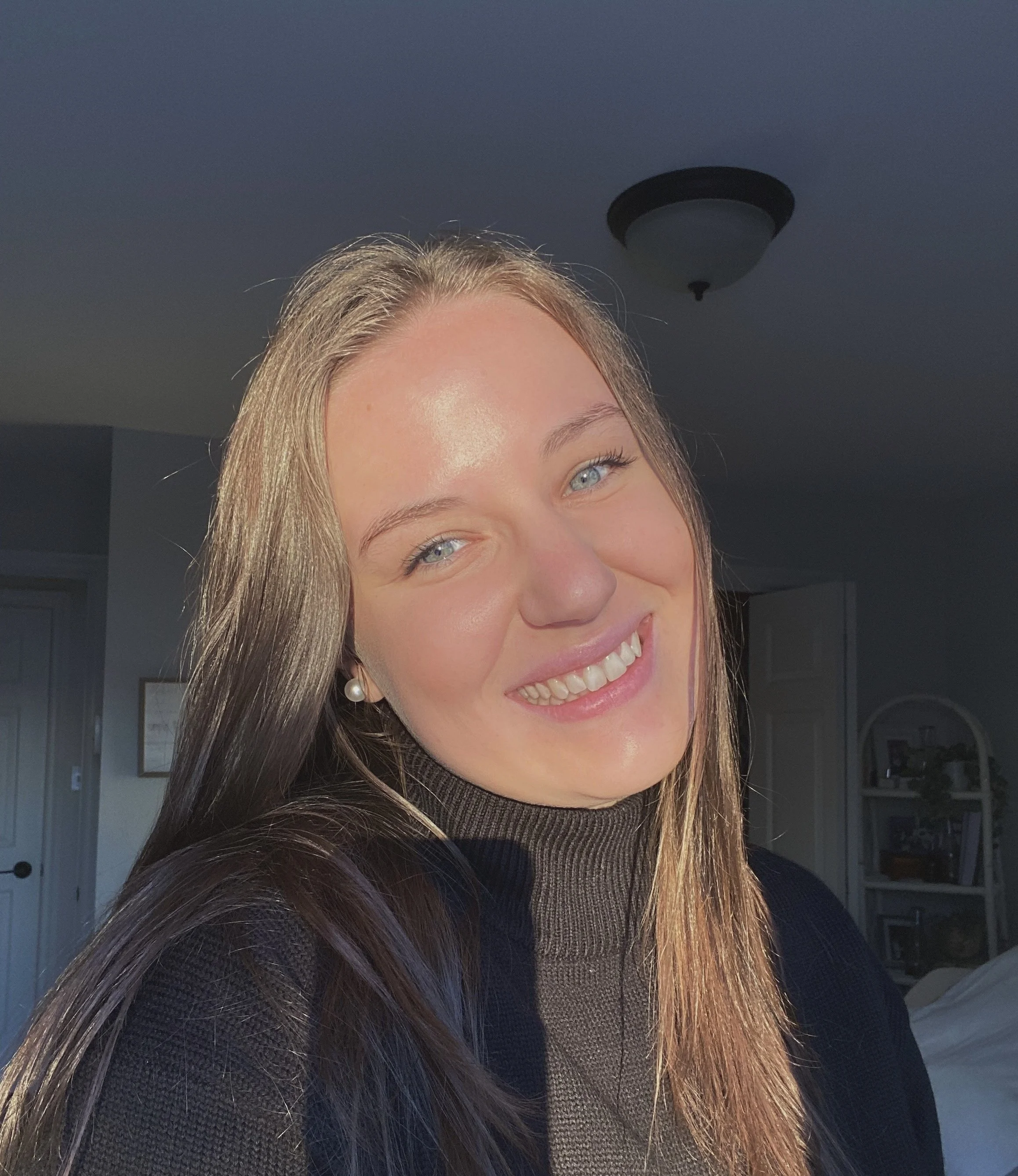 Chloe Delaquis l Bilingual Therapist in Fredericton — Laura Gatien