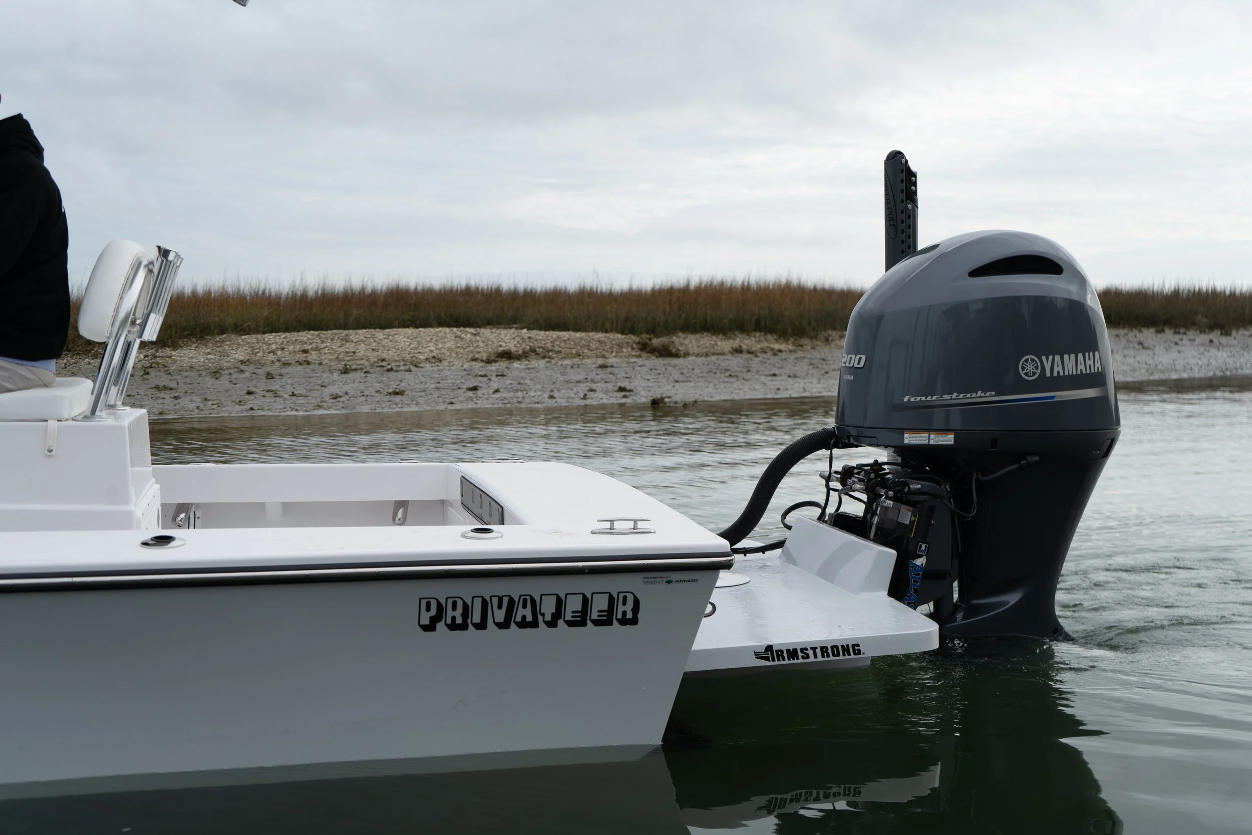 2100 Roamer II — Privateer Boats