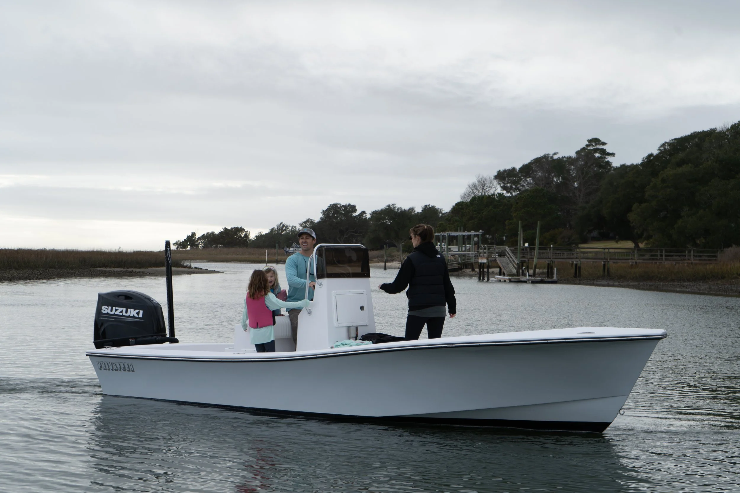 2100 Roamer II — Privateer Boats