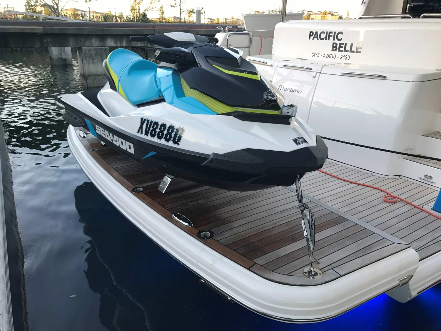 Hydraulic Swim Platforms For Your Yacht — Davco USA