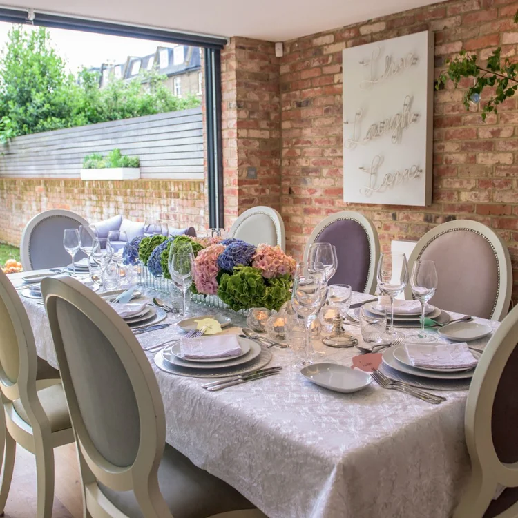 How to Set The Table: Easy Guide to Informal and Formal Dinner Party ...