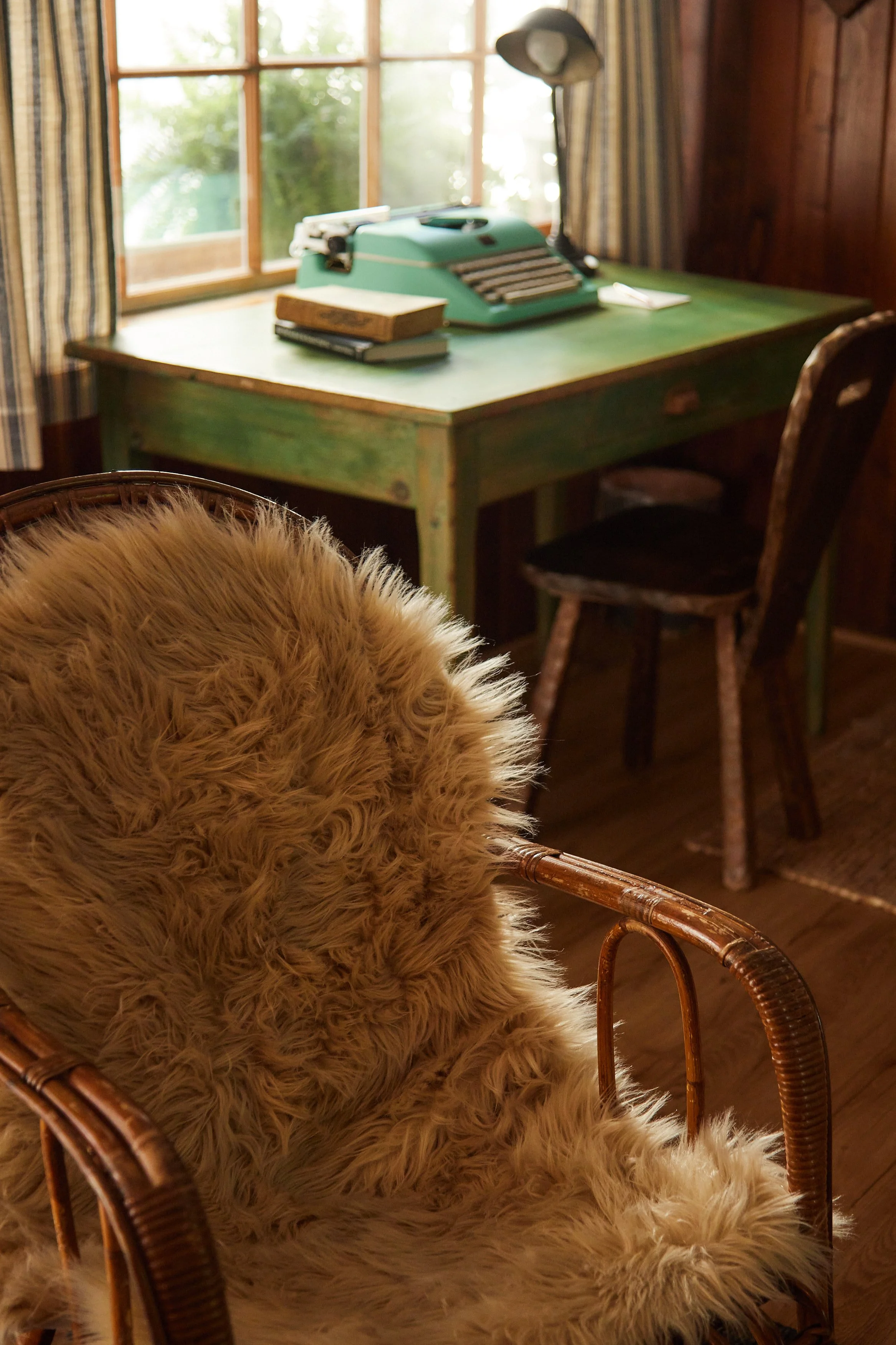 OFFERS — OUTPOST INN