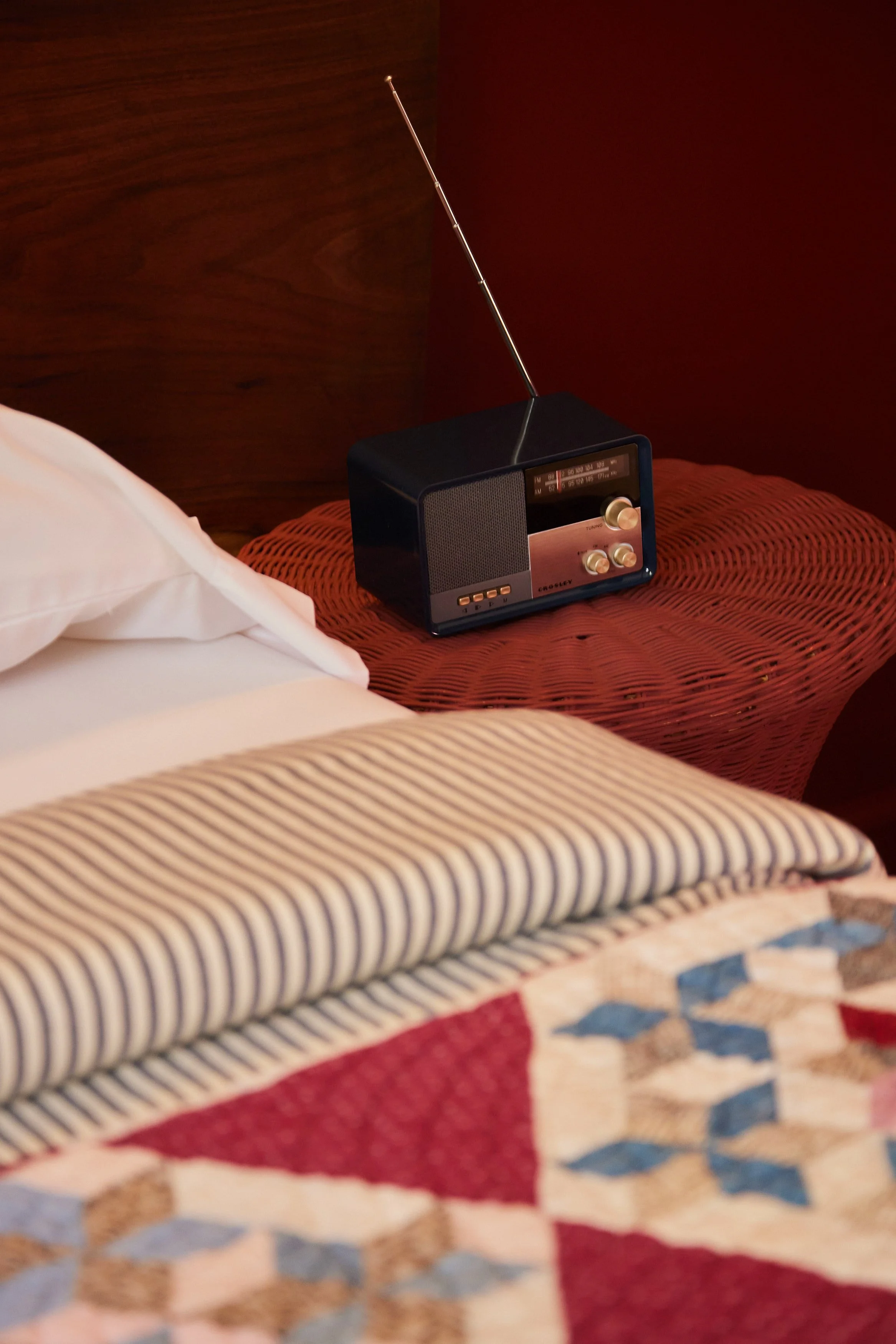 ROOMS — OUTPOST INN