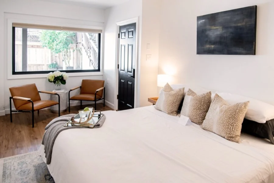 Rooms — OUTPOST INN