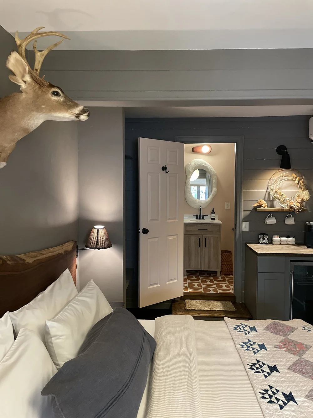 ROOMS — OUTPOST INN