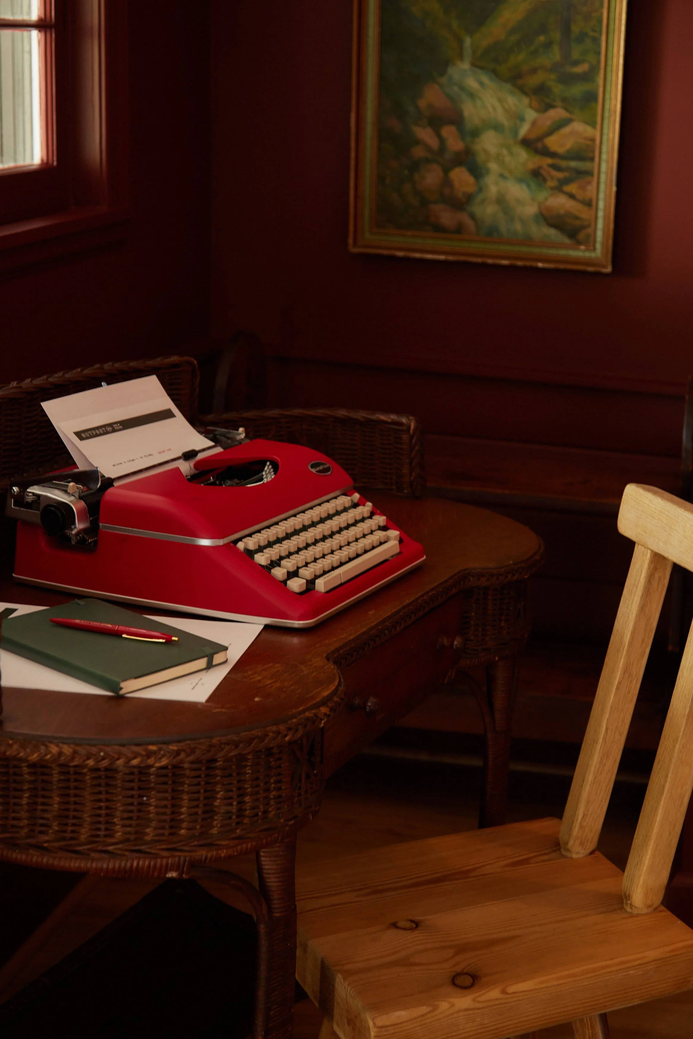 AMENITIES — OUTPOST INN