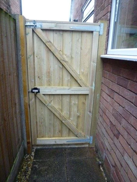 Understanding Gate Styles: Closeboard, Barrel Board, and Picket Gates ...