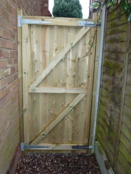 Understanding Gate Styles: Closeboard, Barrel Board, and Picket Gates ...