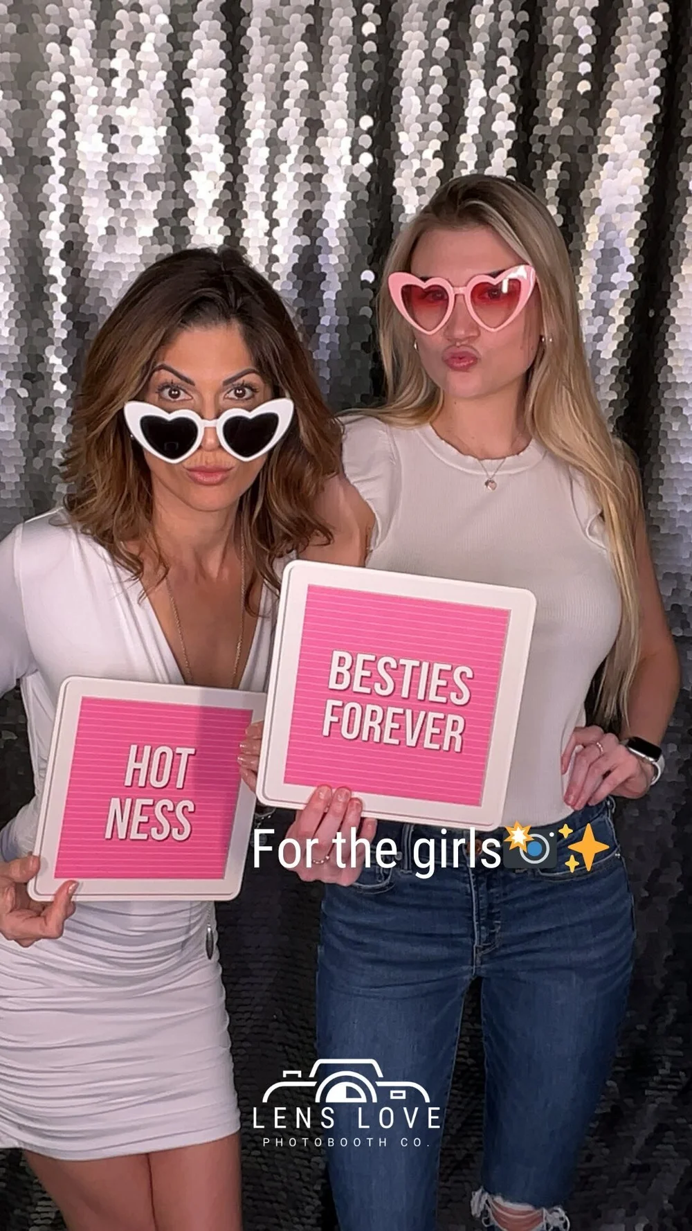 Lens Love Photobooth Co.