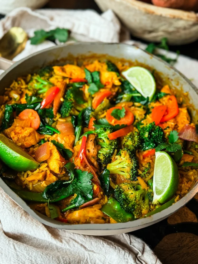 Quick and Easy One Pan Chicken Curry Recipe with Rice — Protein Snack Queen
