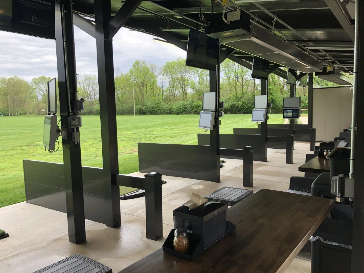 New Long Shots addition offers Golf Suites, Toptracer simulator ...