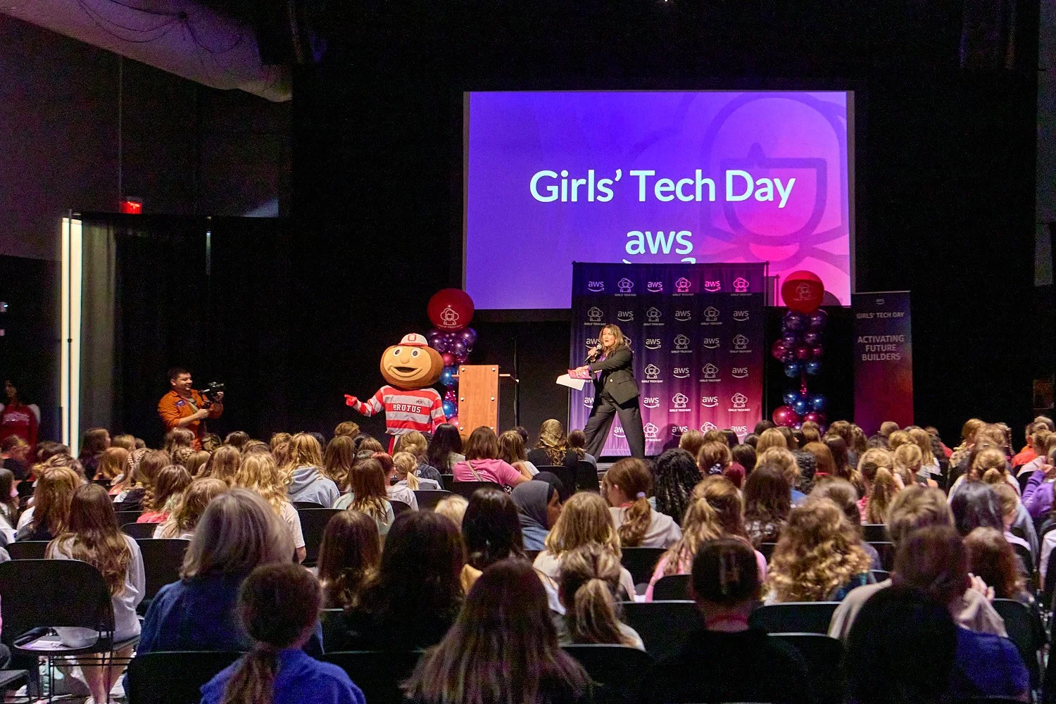 Amazon Web Services promotes STEAM careers among central Ohio girls by ...
