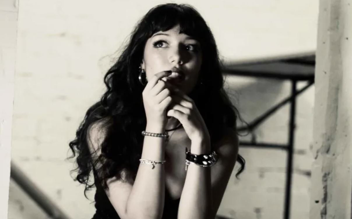 Emerging Artist Esha Tewari Announces National Tour — The Note - Your Guide to Music, Culture ...