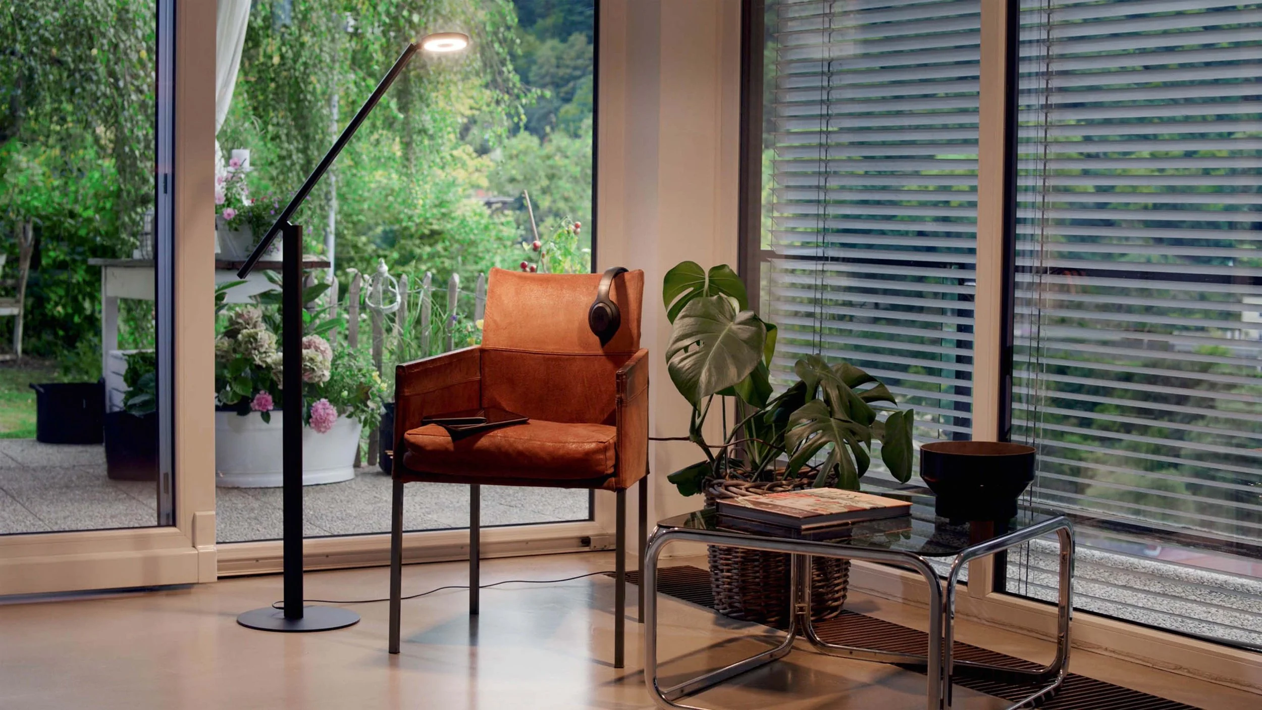 LUCTRA® FLOOR LITE – Design-Stehleuchte für Atmosphäre, Fokus und ...