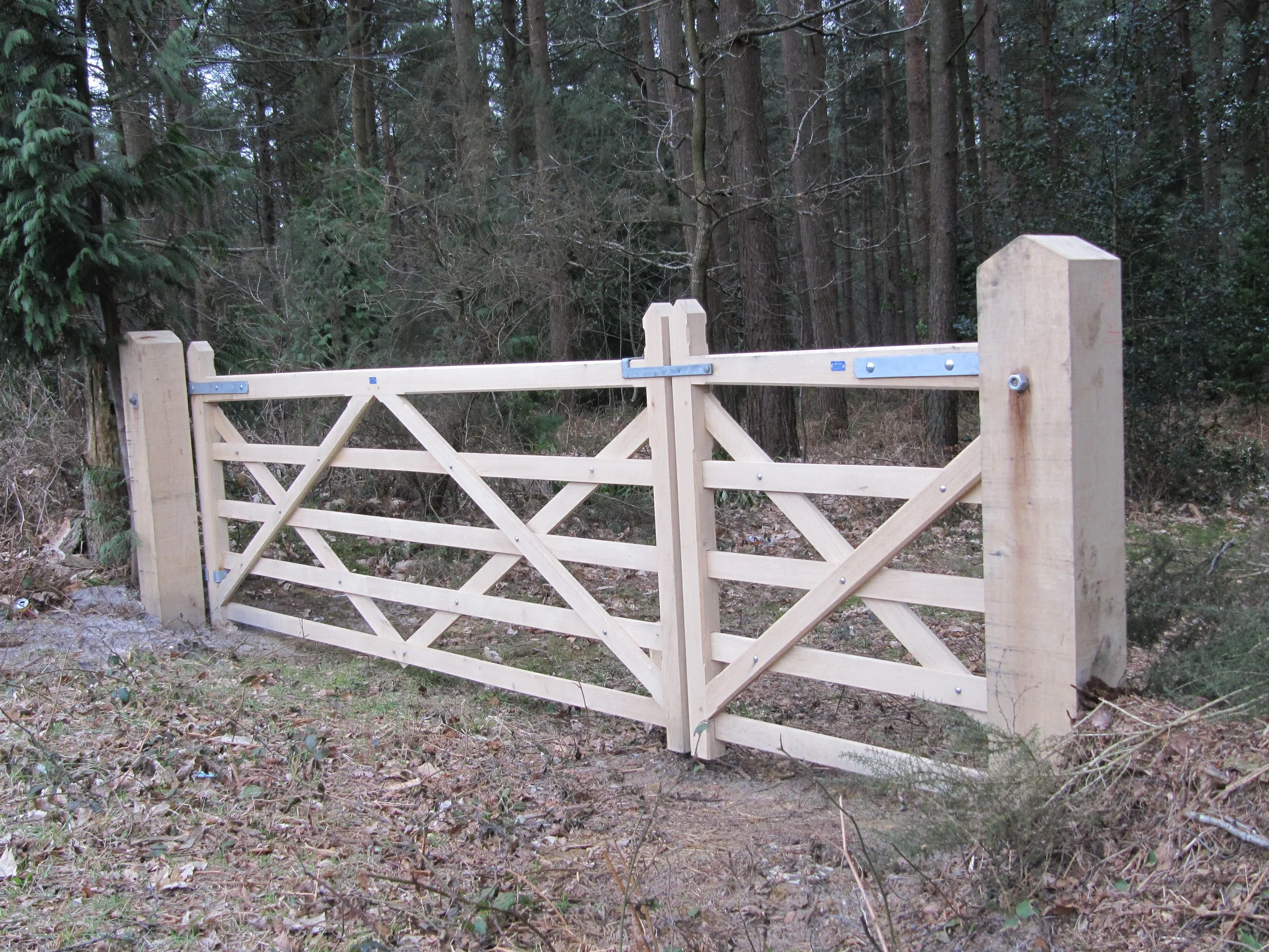 Timber Gates — W.L West & Sons