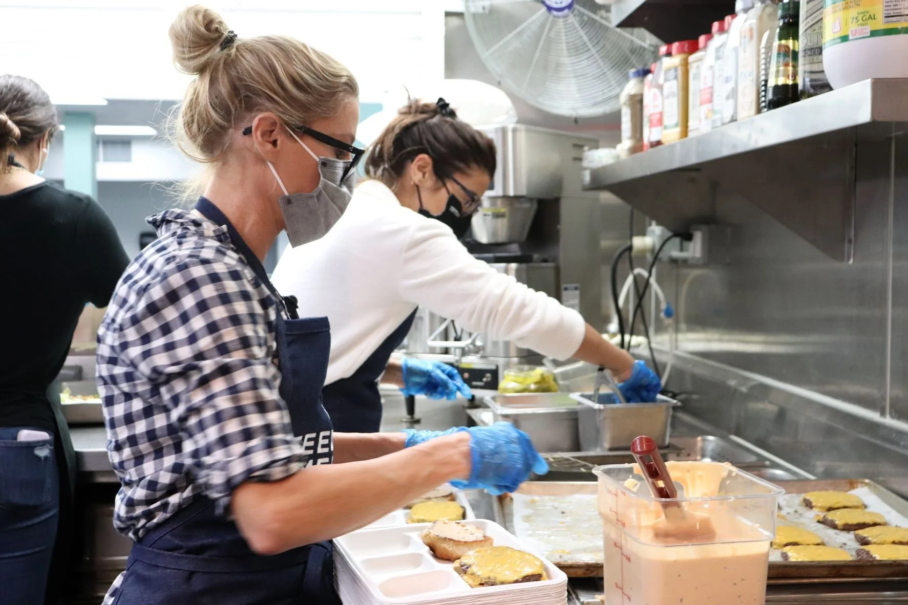 Volunteer — Union Station Homeless Services (USHS)