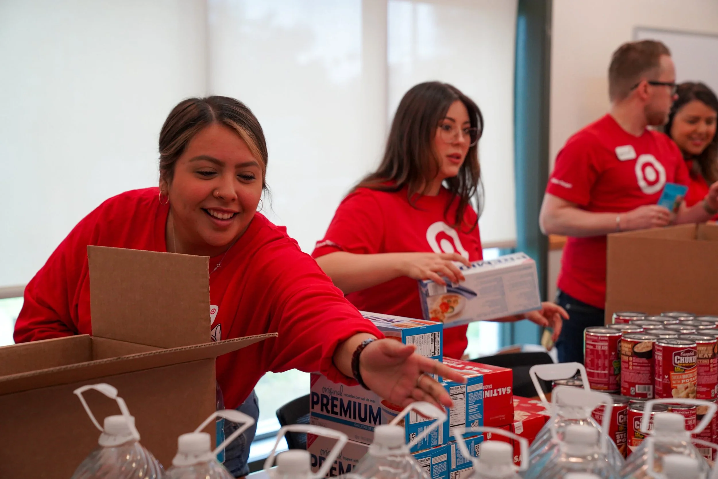 Volunteer — Union Station Homeless Services (USHS)