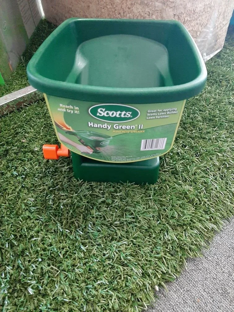 Scotts Handy Green Fertiliser — Lawn Doctor