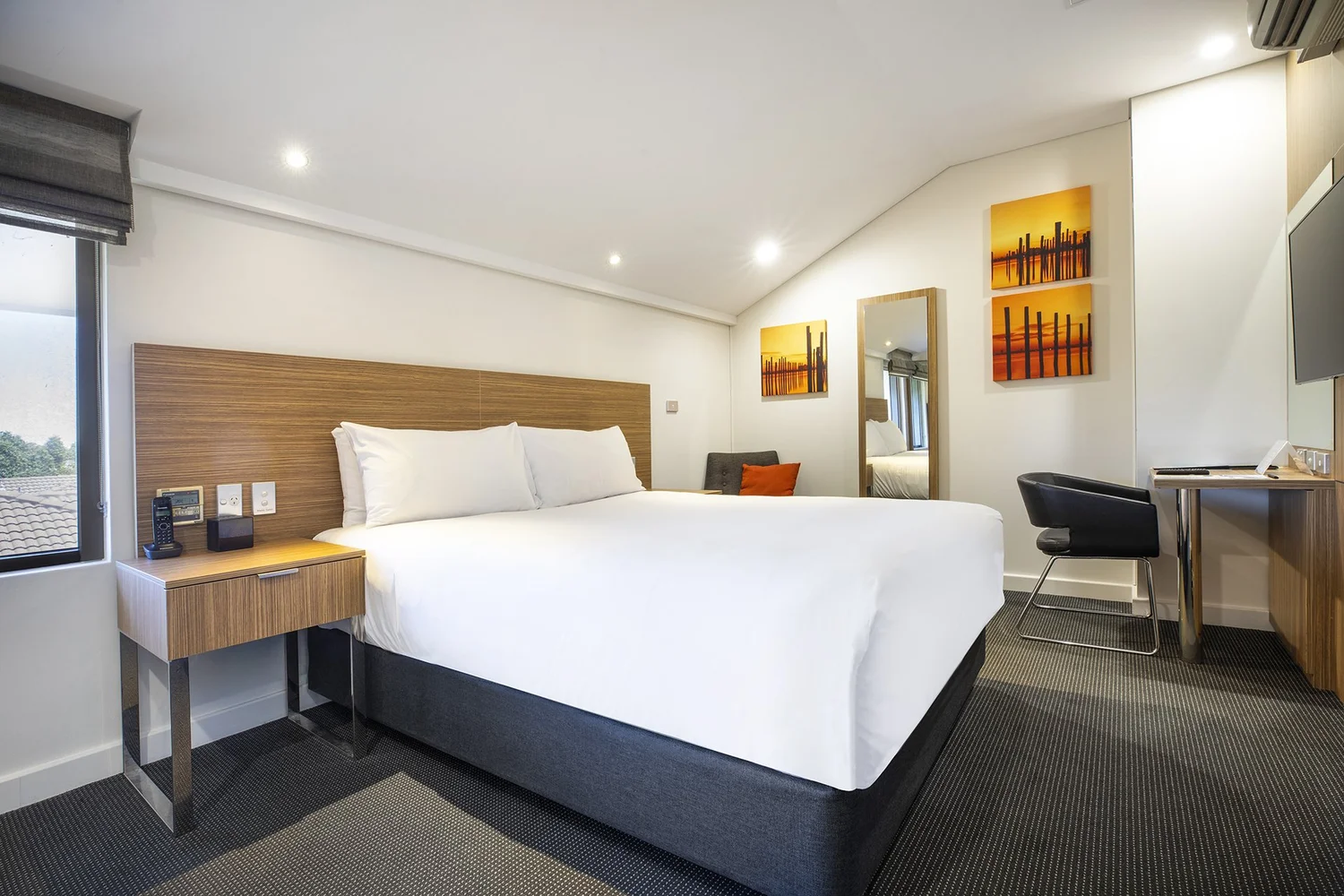 Country Comfort Perth | Best Rates Guaranteed + Earn Frequent Flyer Points
